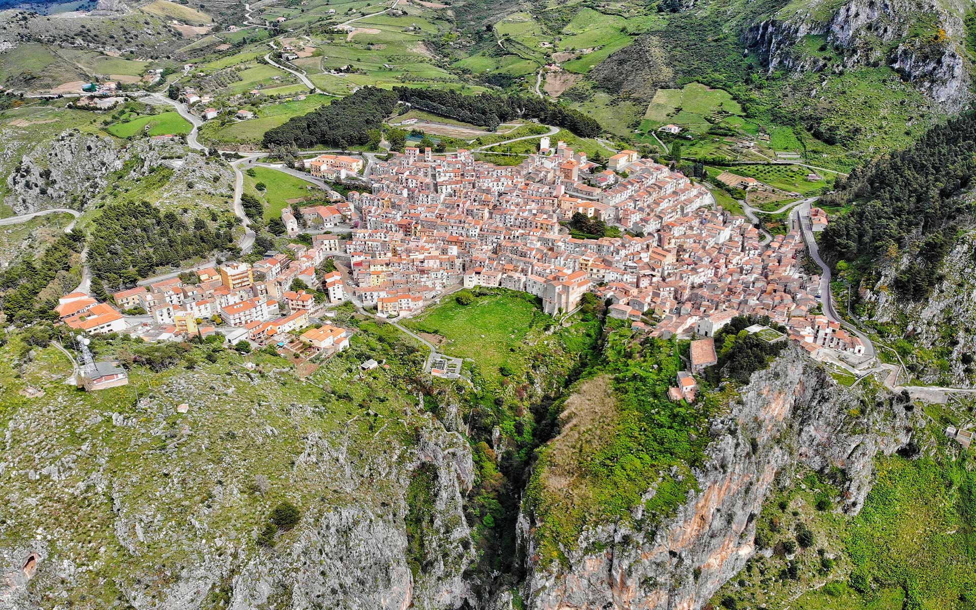 Discovering the treasures of Gratteri, the most mysterious village in ...